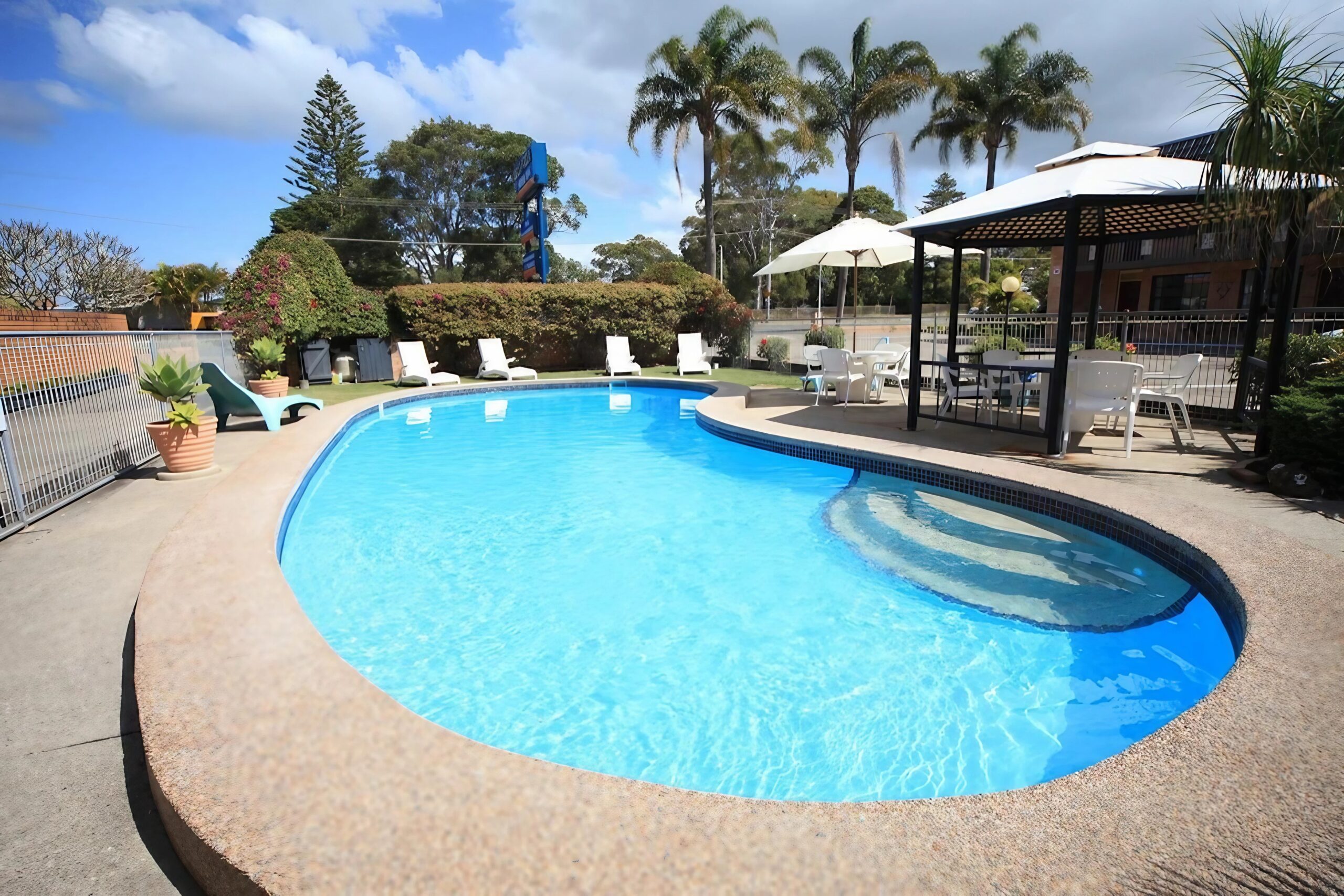 Dorsal by the Sea - Bella Villa Motor Inn Forster